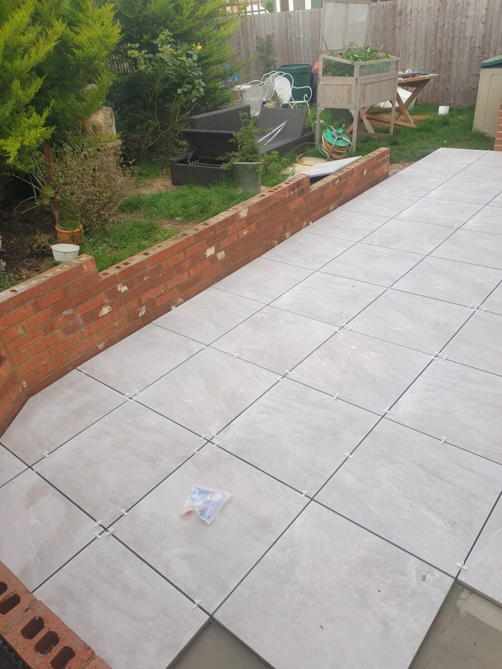 10 benefits of external tiles or garden tiles - Customscape